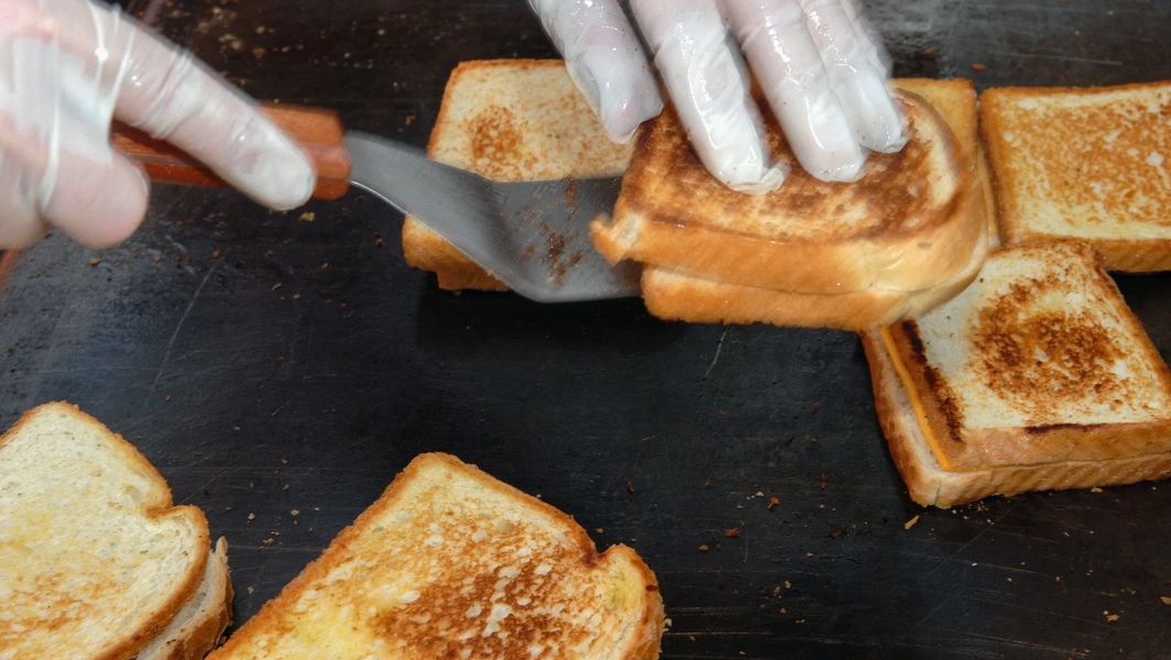 Butter vs. mayo in grilled cheese