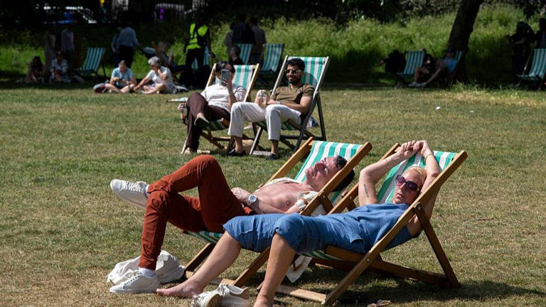 When is it too hot to go to work as extreme weather warning issued in UK