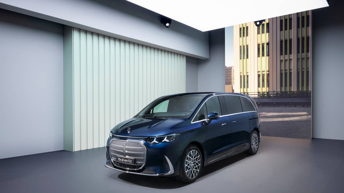 Mercedes is bringing a 400-mile electric luxury van to America