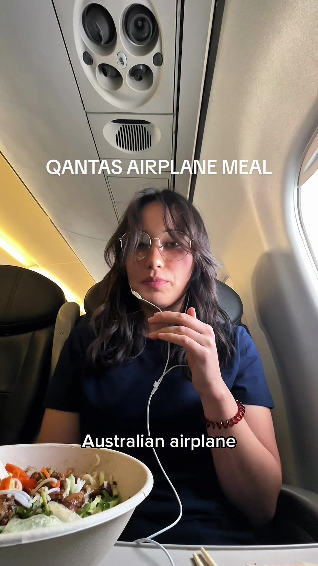 What Qantas serves at altitude: a roast chicken sandwich put fully to ...
