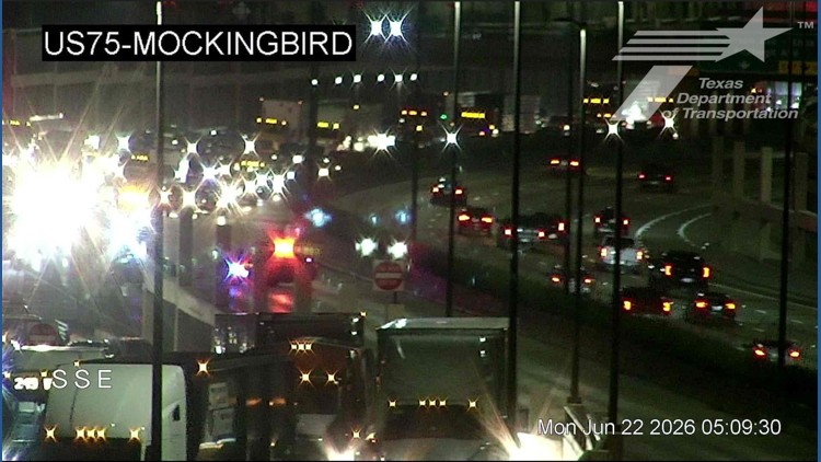 All northbound lanes of US 75 at Mockingbird Lane reopen after major ...