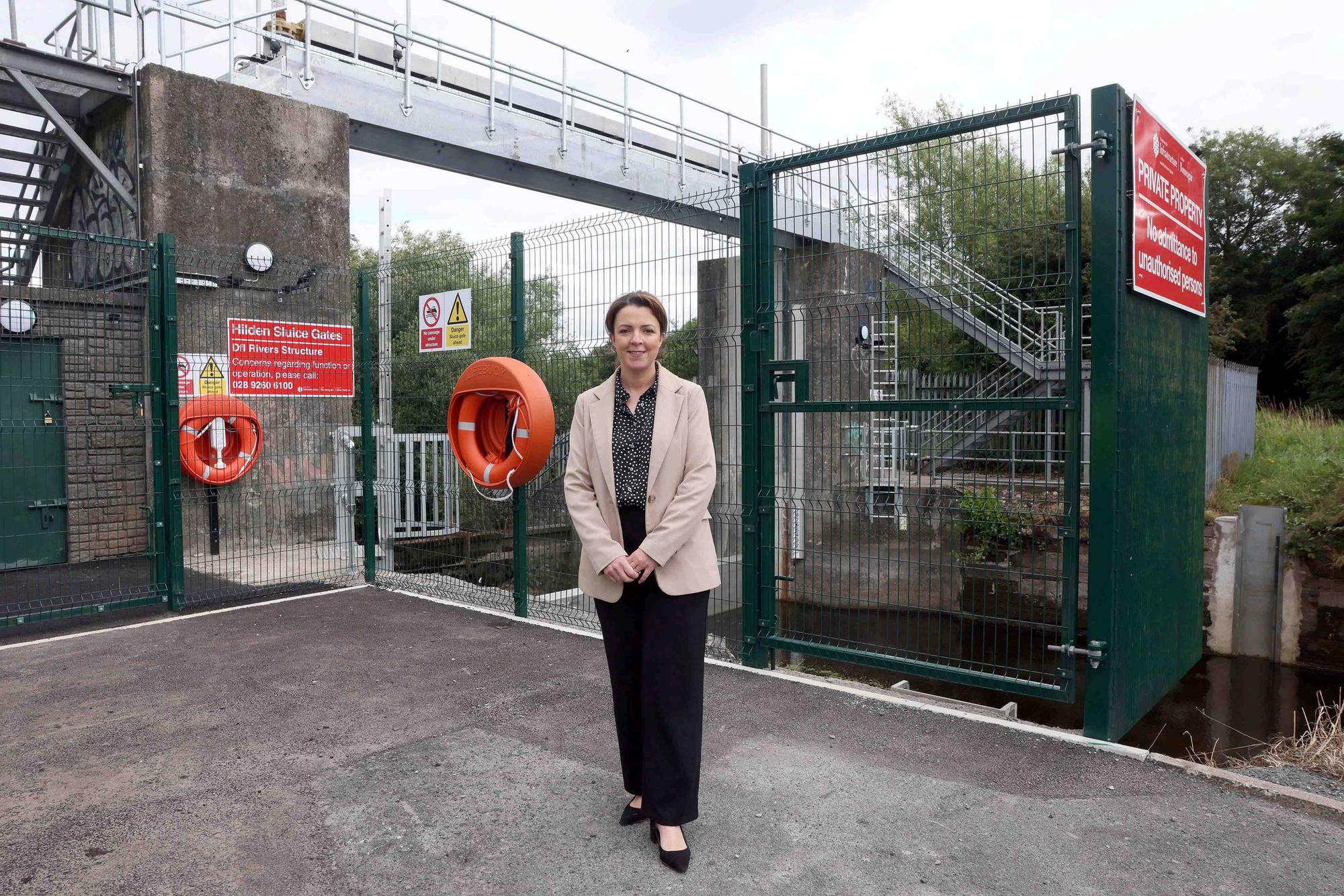 River Lagan £1.35m Hilden and Lambeg flood gates replacement project ...