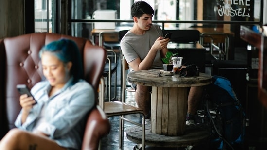 Screen time and fatigue: Lifestyle expert explains importance of ...
