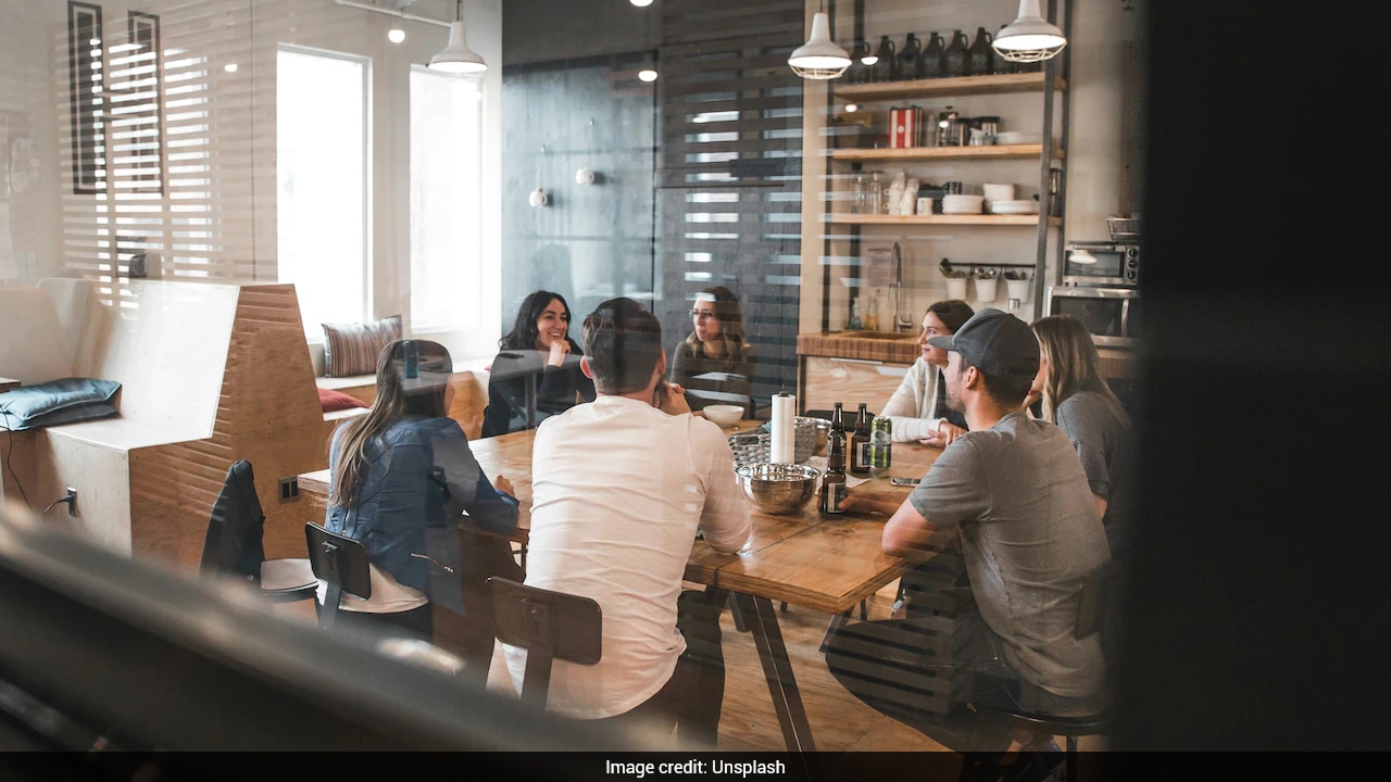 Man lists 3 toxic things that are normalised in Indian workplaces ...