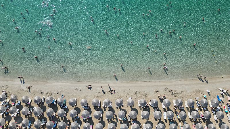 Greece records strong rise in tourism revenue and arrivals in first ...