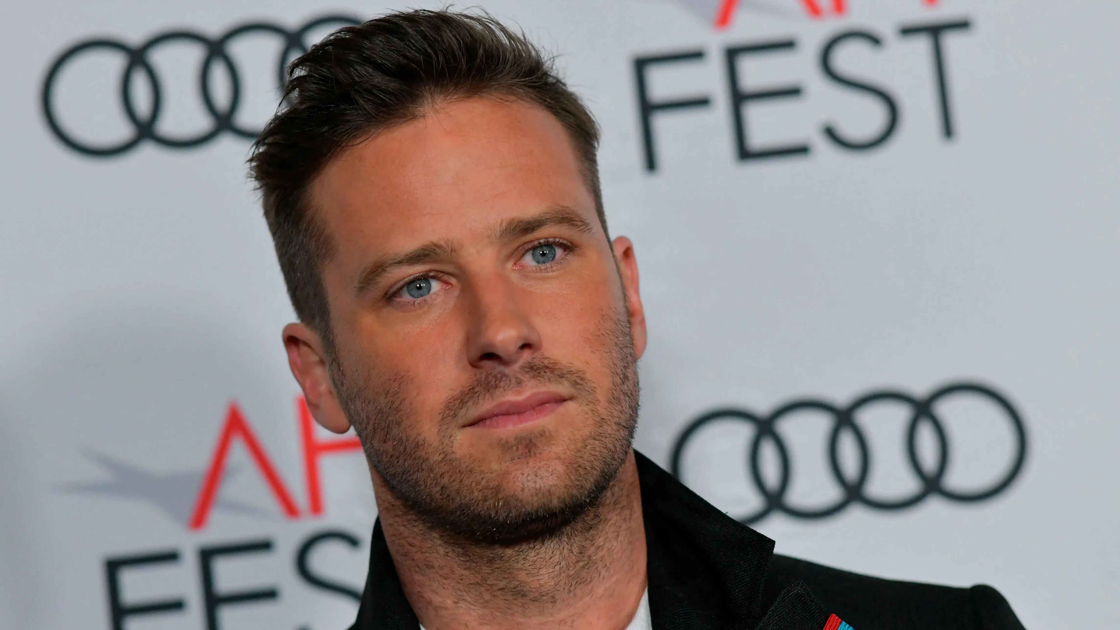 Armie Hammer taler ud efter 'kannibal'-fadæse: 'Jeg har selv skabt ...
