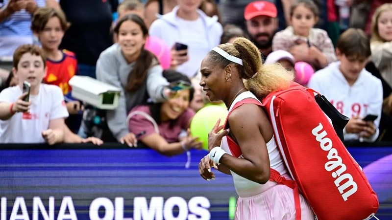 Serena Williams handed shock singles wildcard for Wimbledon comeback