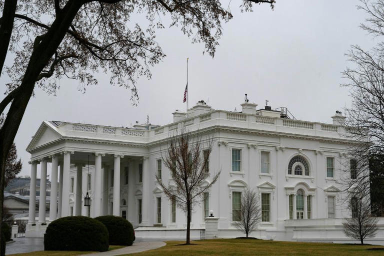 Donald Trump secretly raids Melania's White House quarters to steal her ...