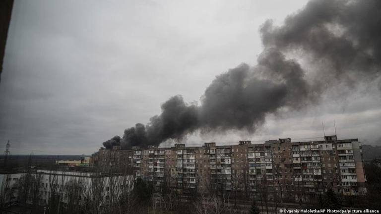 Ukrainische Asow-Brigade greift Mariupol mit Hornet-Drohnen an