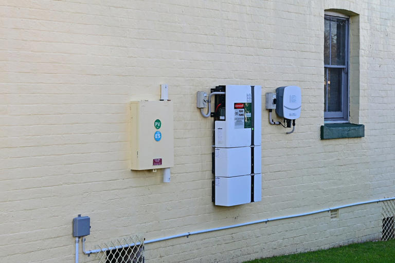 Could a home battery cut your bills even without solar panels?