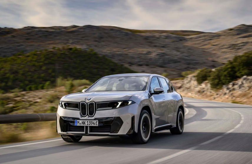 563 miles, 400 kW charging, big price jump: BMW’s iX3 50 xDrive first ...