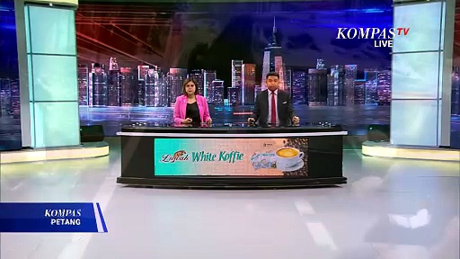 Diduga tabrak lari pengemudi ojol, mobil mewah dirusak massa di Kebon ...