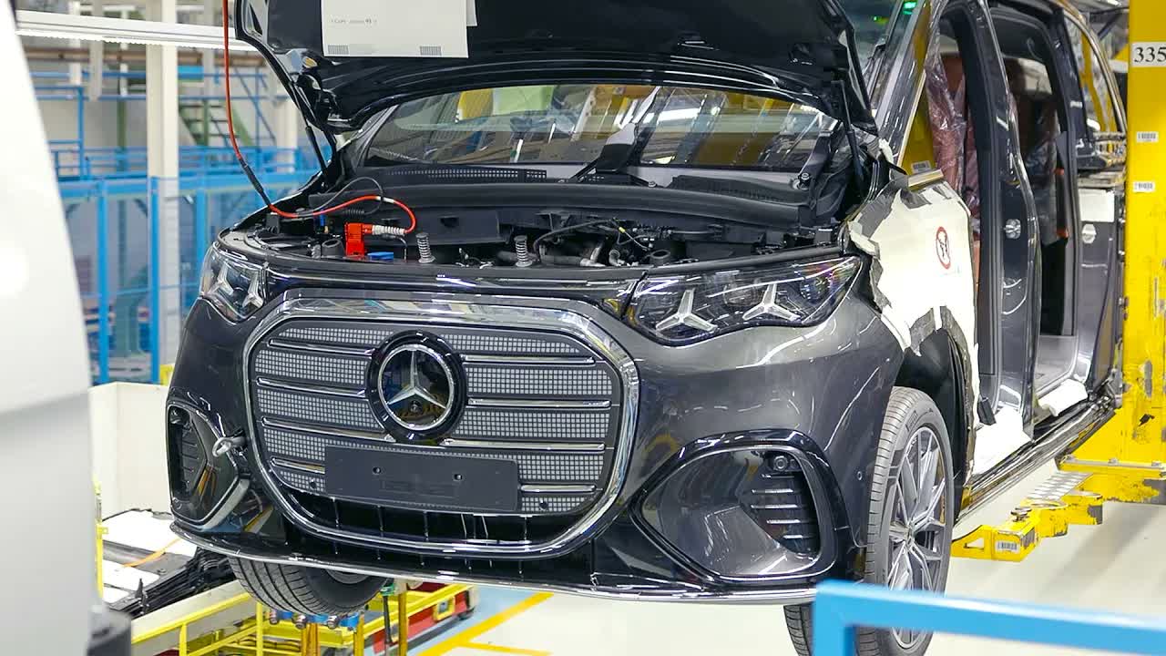 Mercedes-Benz VLE factory tour reveals how the luxury van comes to life