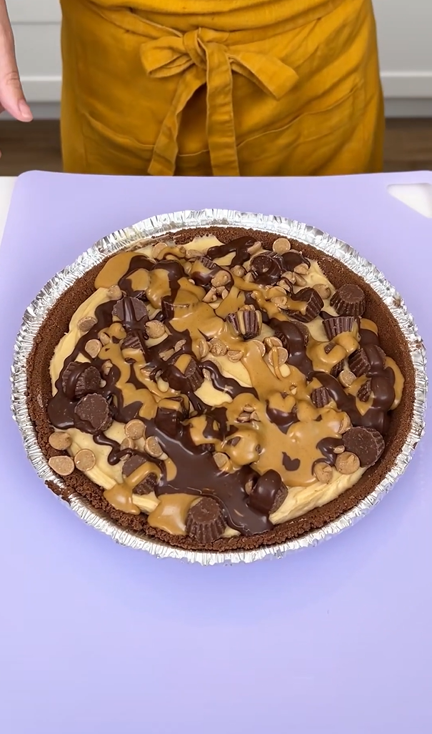 Chocolate peanut butter pie everyone will love