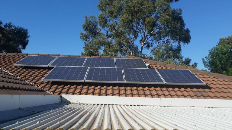 Badajoz impulsa placas solares en edificios municipales con más de 20 ...