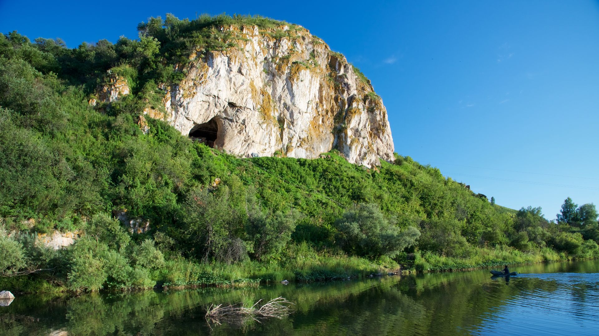 54,000-year-old DNA just revealed a hidden Neanderthal group in Siberia ...