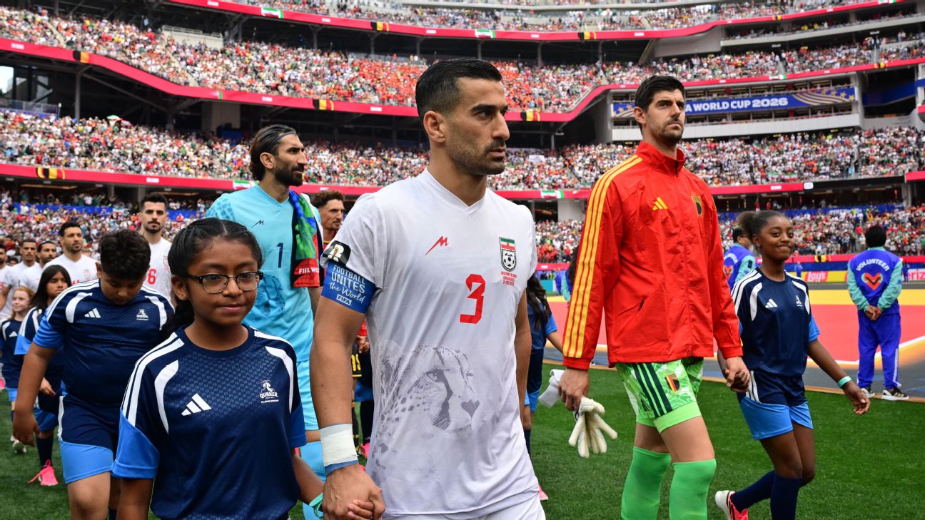 Iran leave note in World Cup dressing room mentioning 'peace'
