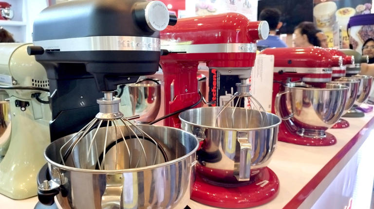 How do I tell what size KitchenAid mixer bowl I have?