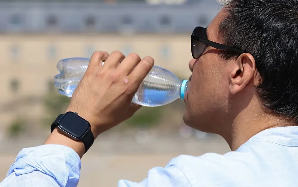 Summer wellbeing tips span hydration, cooling and daily habits