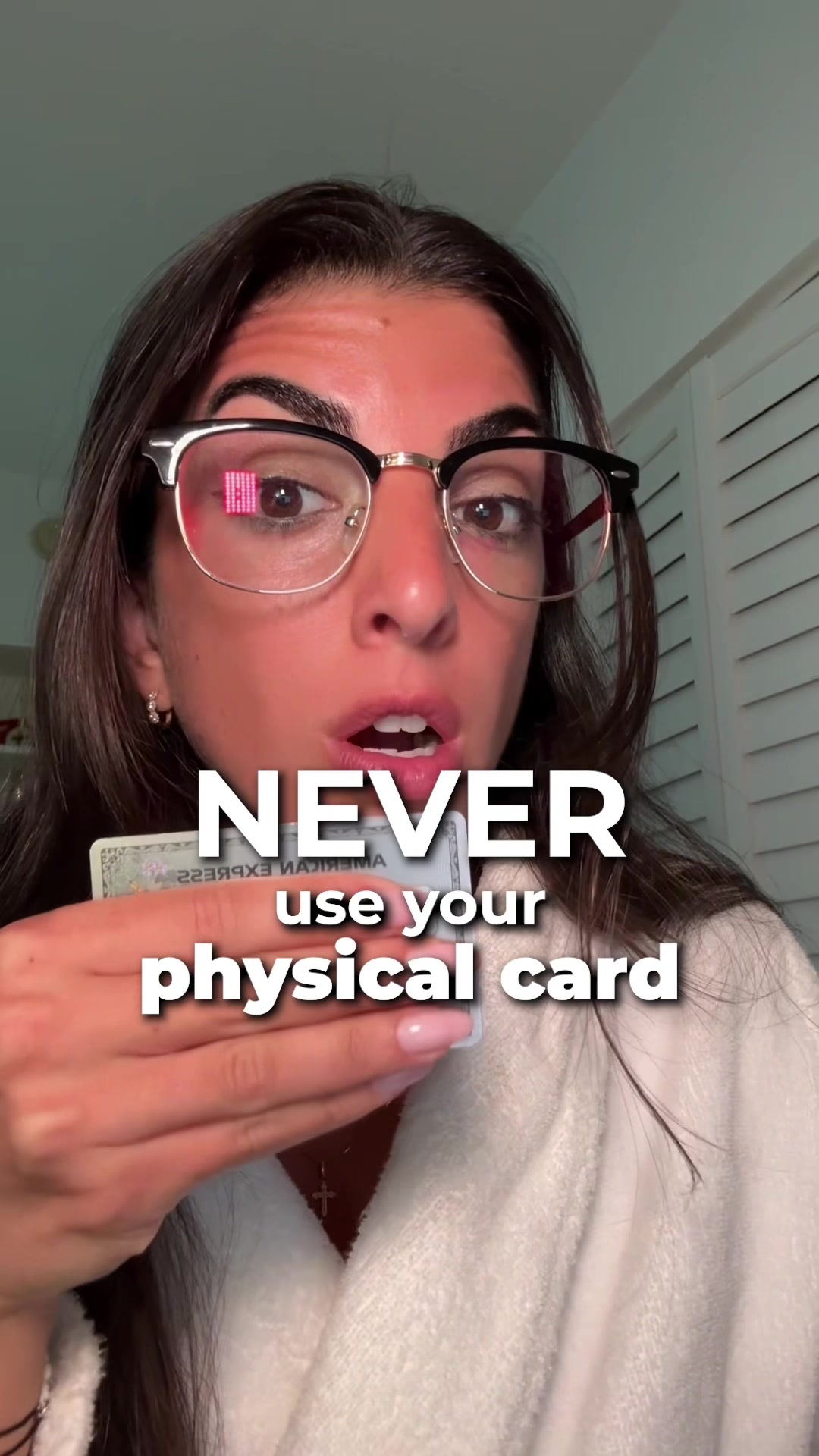 Why cybersecurity experts prefer digital cards over physical ones