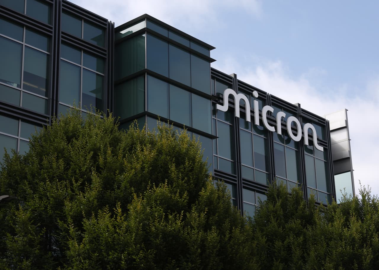Micron earnings will likely whip up AI frenzy. Why that’s bad for markets.