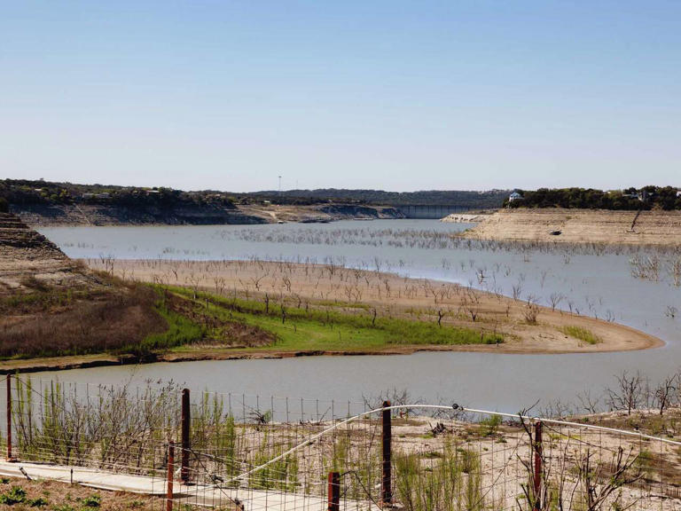 Medina Lake continues to surge higher. Here's its new water level