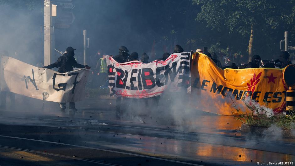 Violent riots overshadow peaceful G7 protests in Geneva