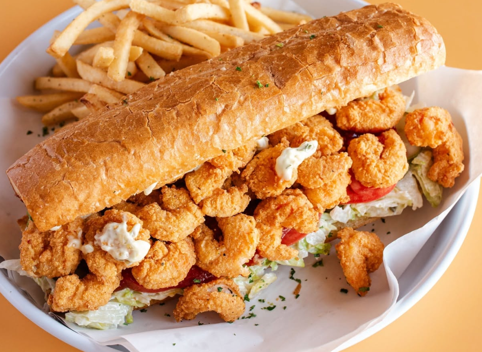 4 chain restaurants with the best shrimp po' boys, according to chefs
