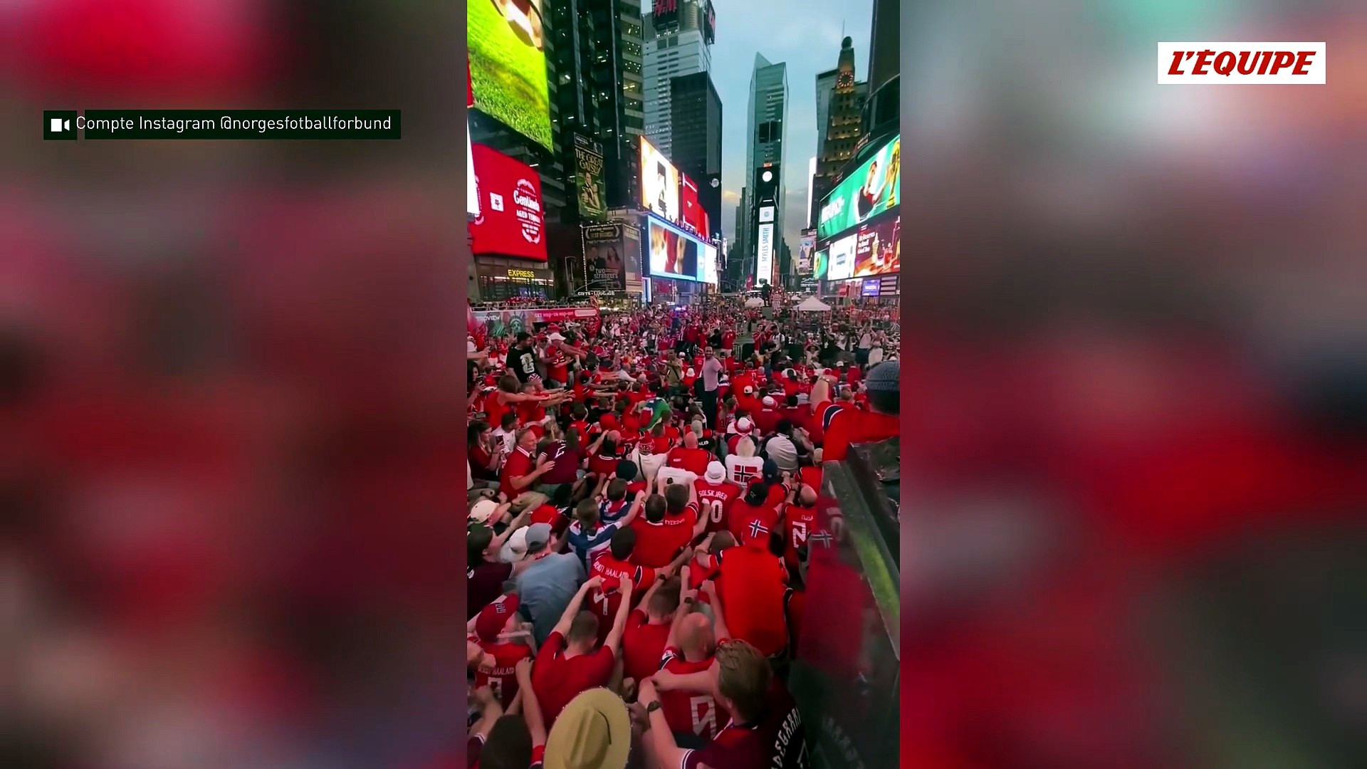 Plusieurs centaines de Norvégiens réunis à Times Square pour réaliser ...