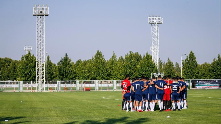 'We leave with dignity': Iran World Cup players leave emotional ...