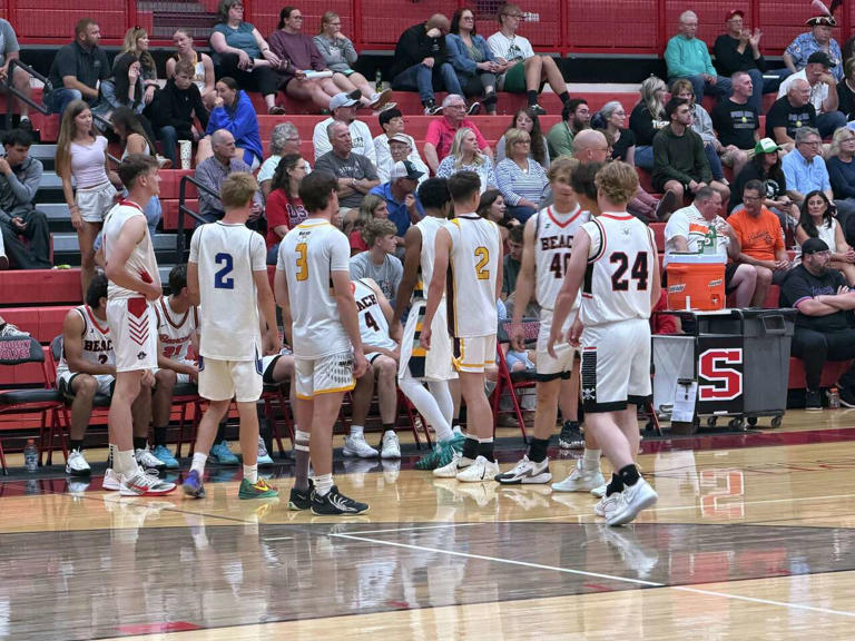 East boys, West girls stars split wins at All-Thumb basketball games