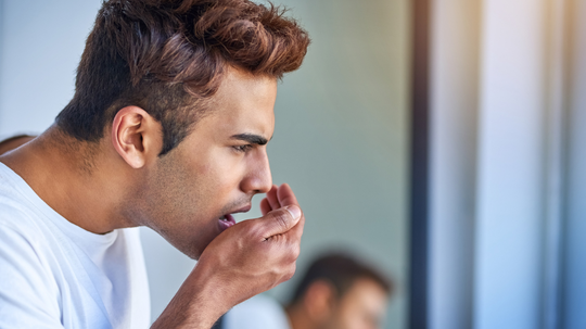Does eating jamun whiten teeth?