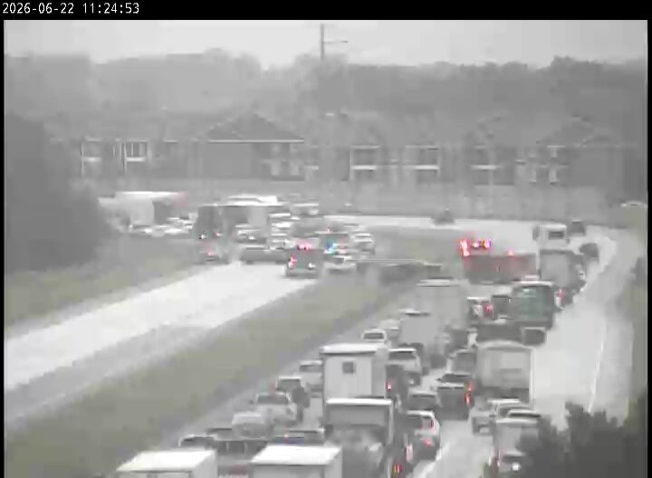 Multi-vehicle crash on I-265 South blocks all lanes