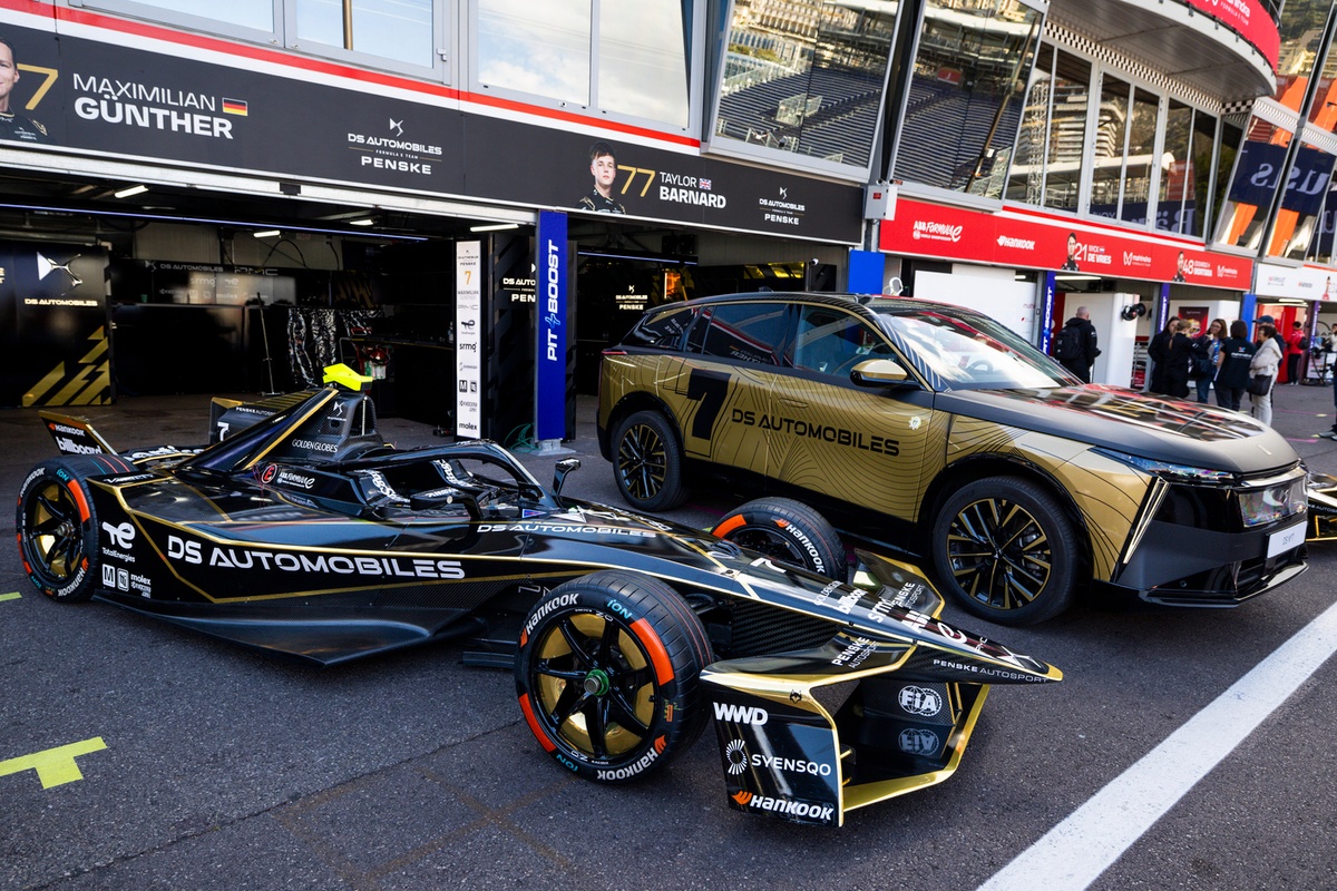 La DS N°7 prend la route et la Formule E s'invite à bord