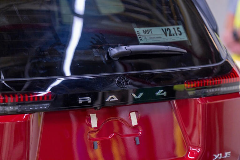 Toyota’s RAV4 is selling so fast dealers are counting stock in hours ...