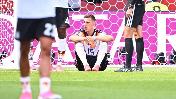 Hiobsbotschaft für Nico Schlotterbeck: BVB-Chef Lars Ricken meldet sich ...