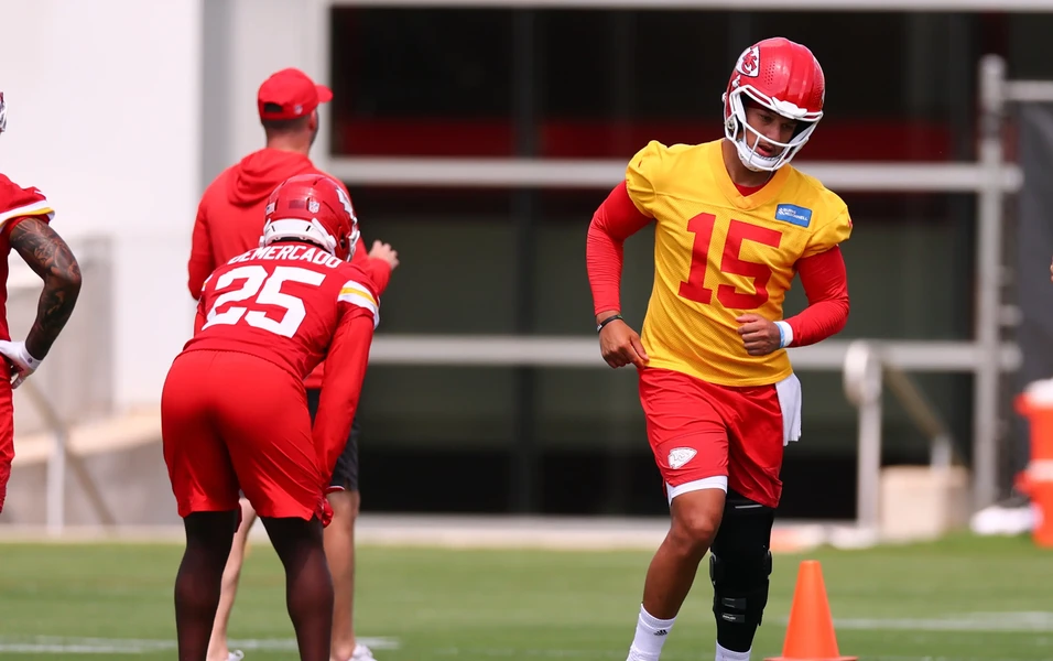 Mahomes eyes preseason return as Chiefs urged to run more