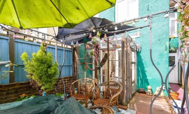 Tour this eye-catching three bedroom terrace home which comes with a ...
