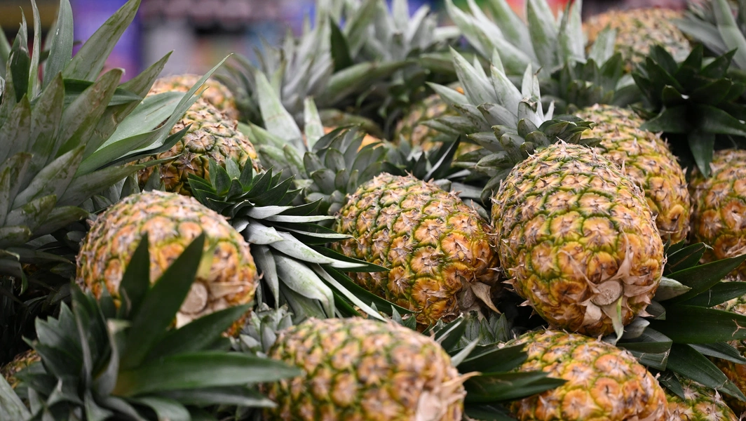 How to identify a ripe pineapple