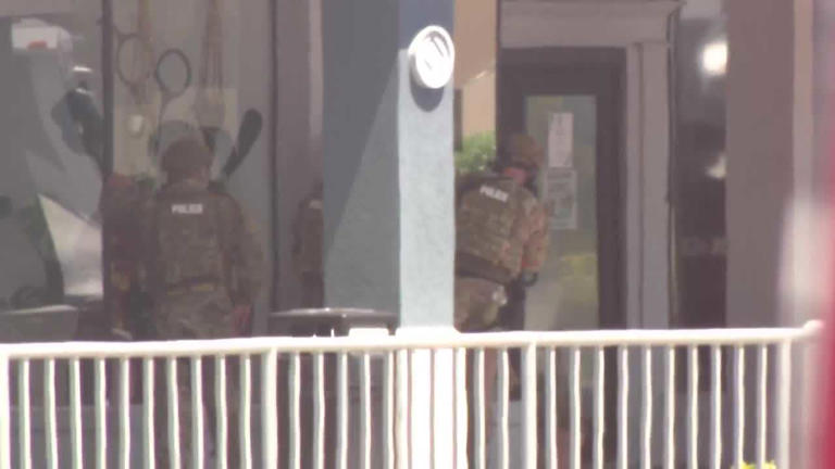 Man arrested after hours-long standoff in Cocoa Beach