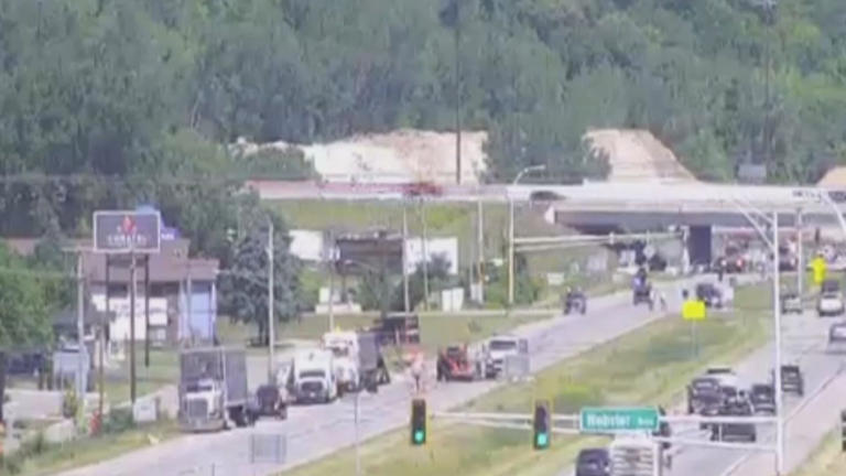 Crash blocks southbound lanes of Highway 169 in Mankato