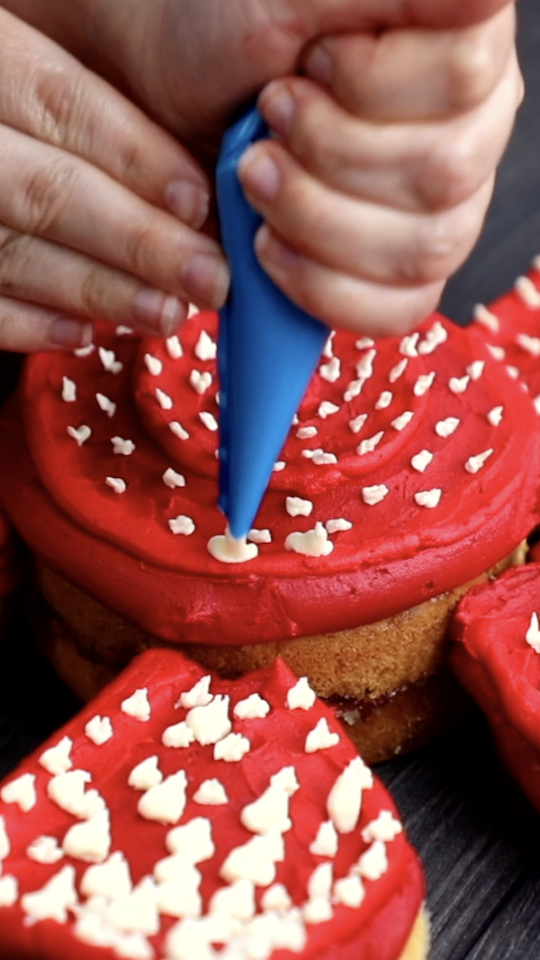 Stranger Things cakes!