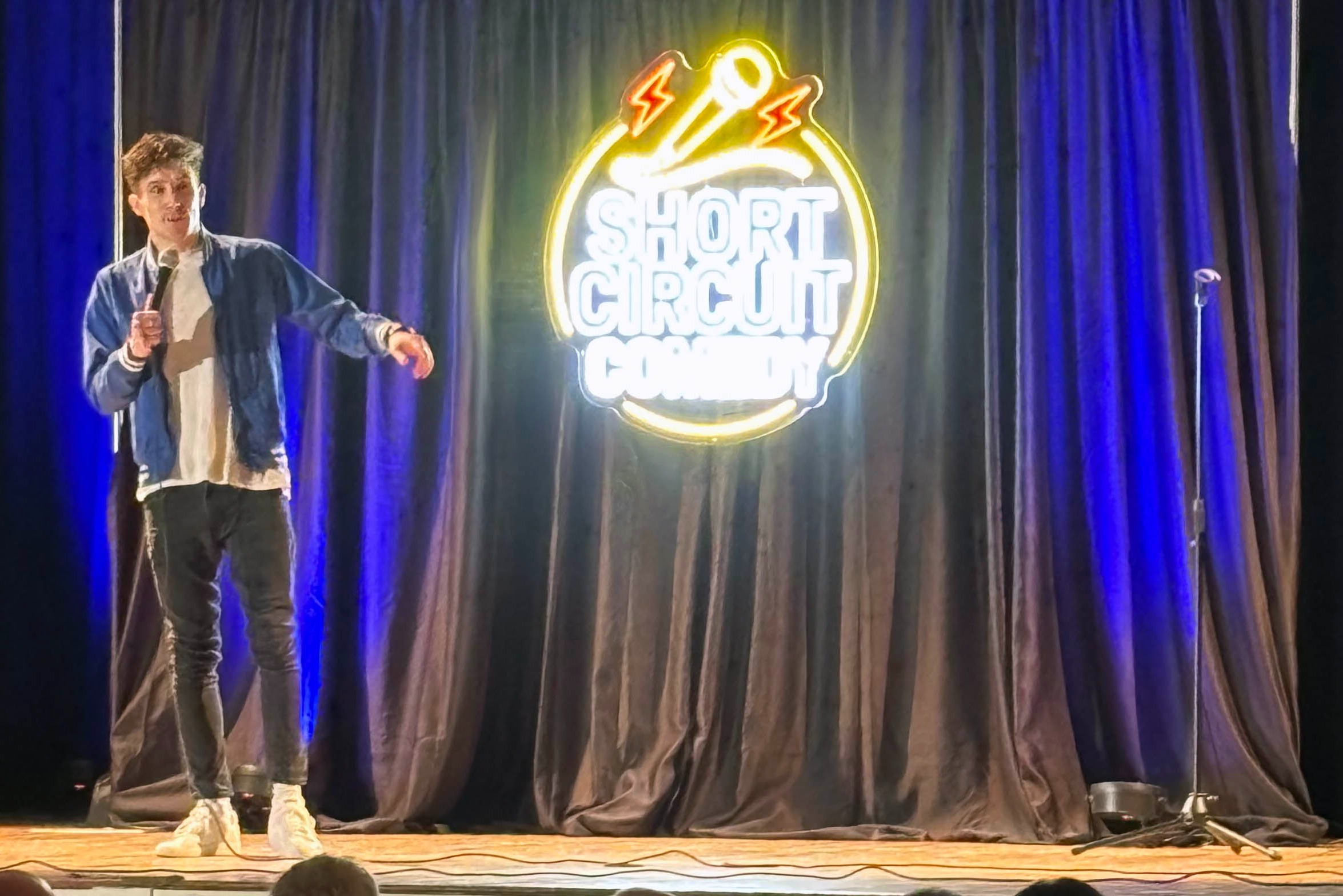 TV comedy stars draw another sell-out crowd as Daventry's comedy boom ...