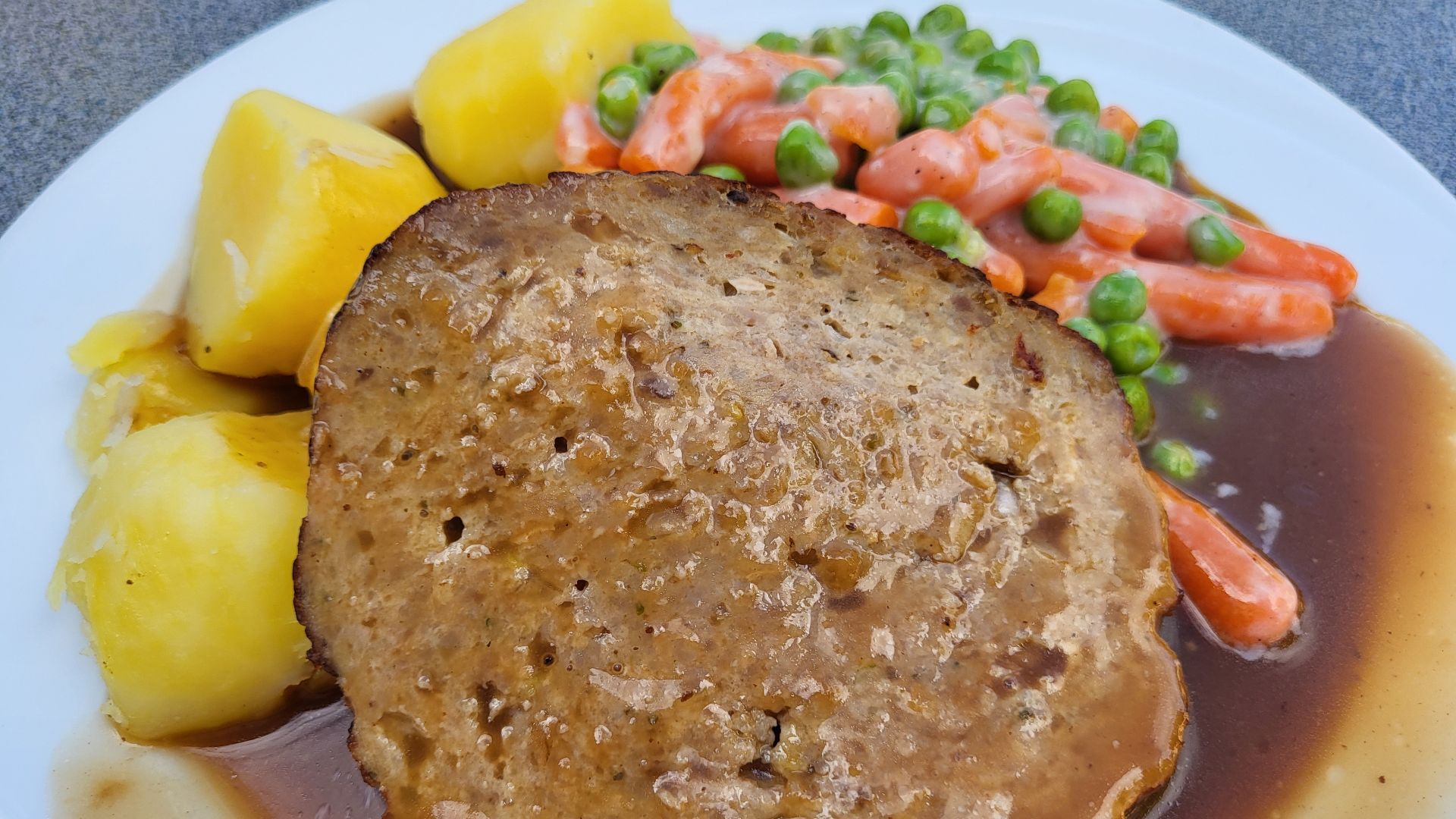 20 secret ingredients that turn your meatloaf from boring to amazing