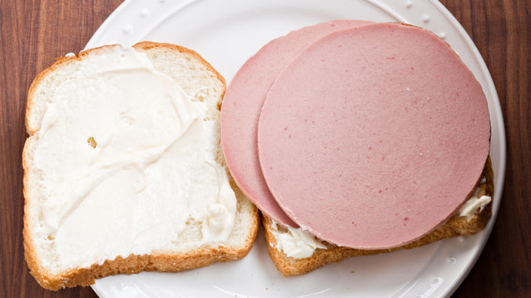 Grass-fed vs regular bologna: How do they compare?