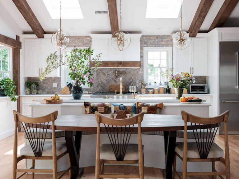 Is it ever a good idea to hire an interior designer whose style differs ...
