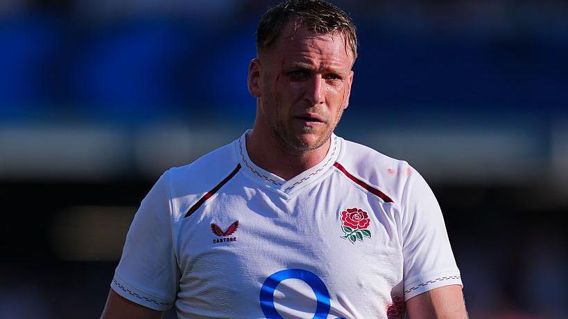 Injured Dombrandt set for long spell on sidelines