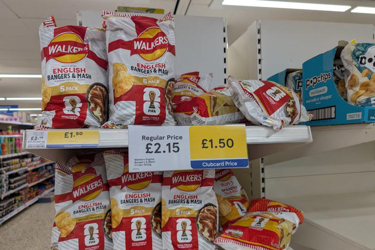 I tried all 4 Walkers World Cup crisps flavours and ranked them — here ...