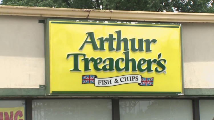 Arthur Treacher's continues its comeback in Northeast Ohio with new ...