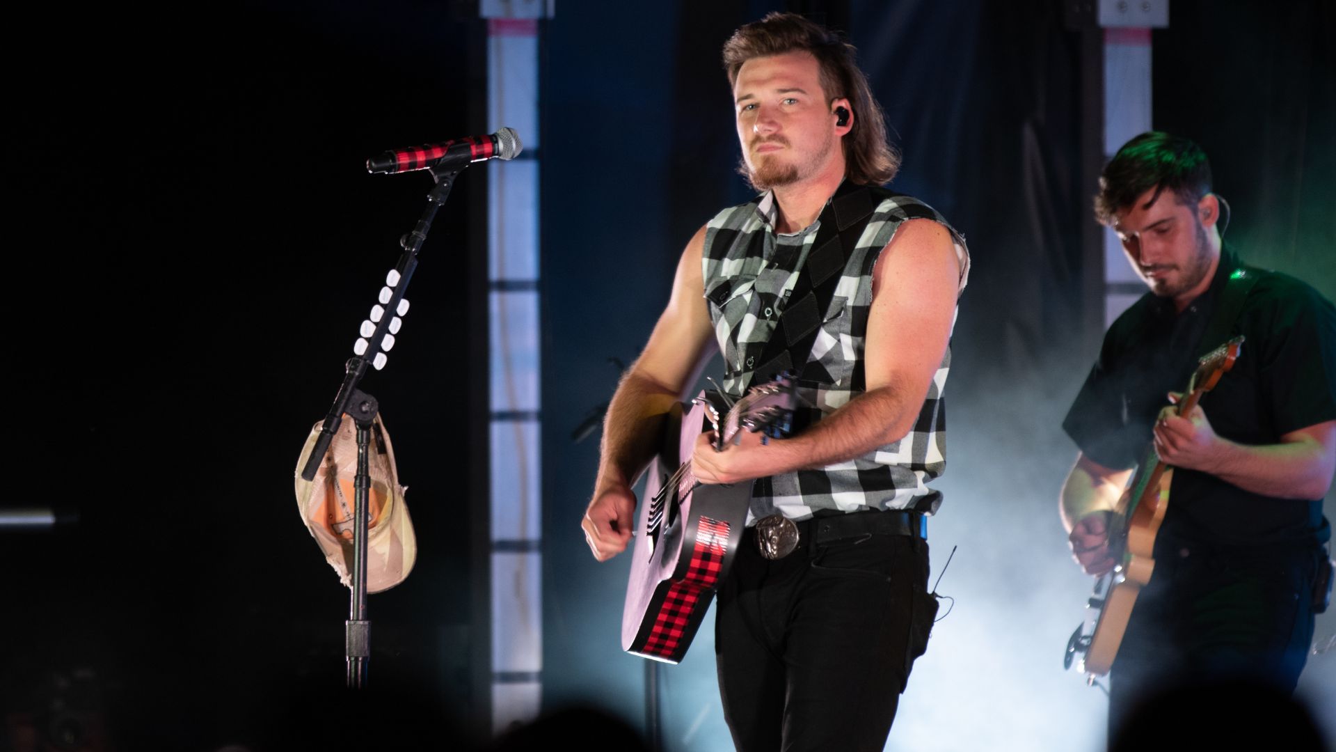 9 great country artists and their most famous songs